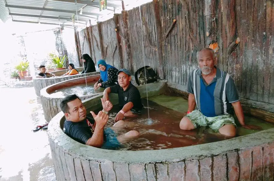 Harga Tiket Kolam Air Panas Jasin 2023 + Tips Pelawat